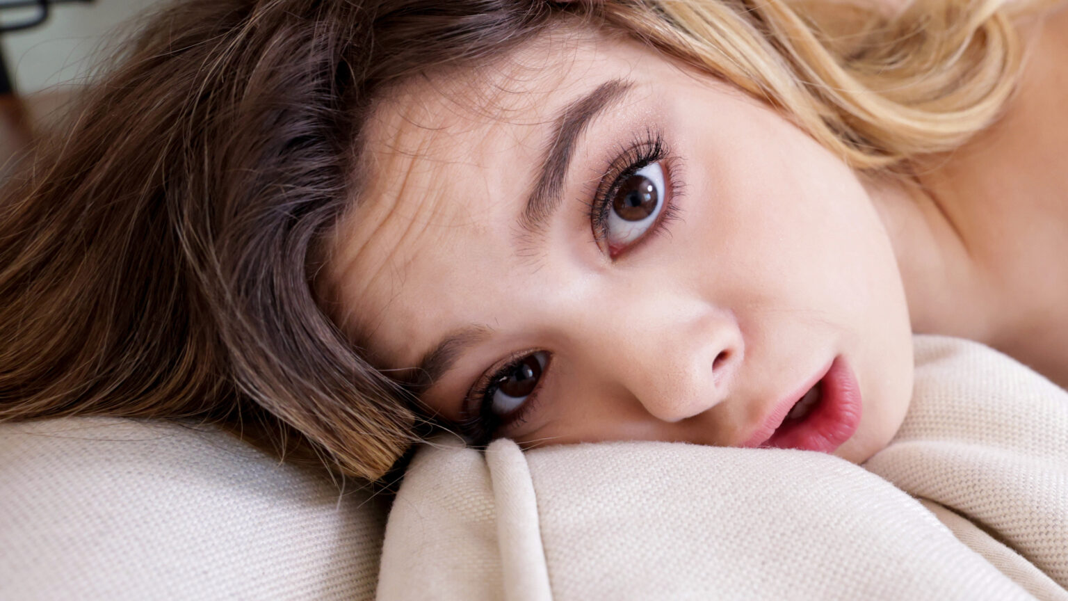 Molly Little Age, Net Worth, Career & Relationship 2026